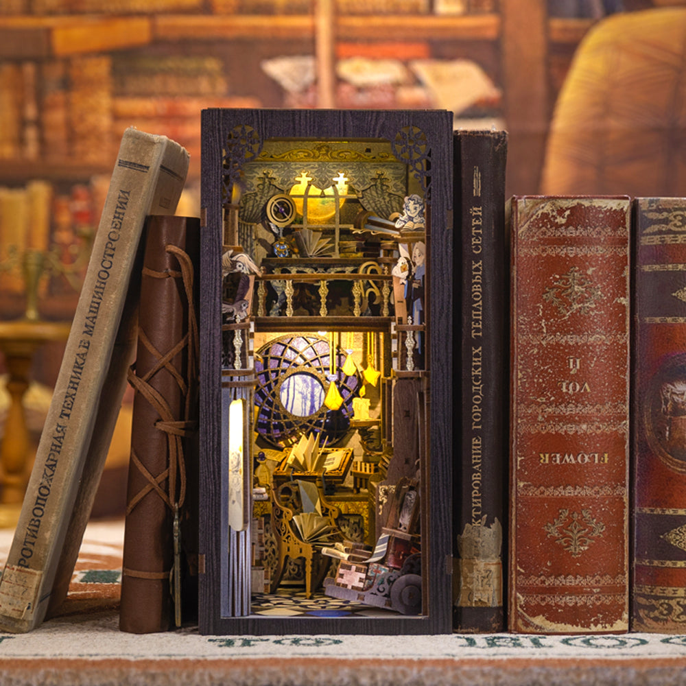 DIY Book Nook Kit - The Nebula Common Room – Figured'Art